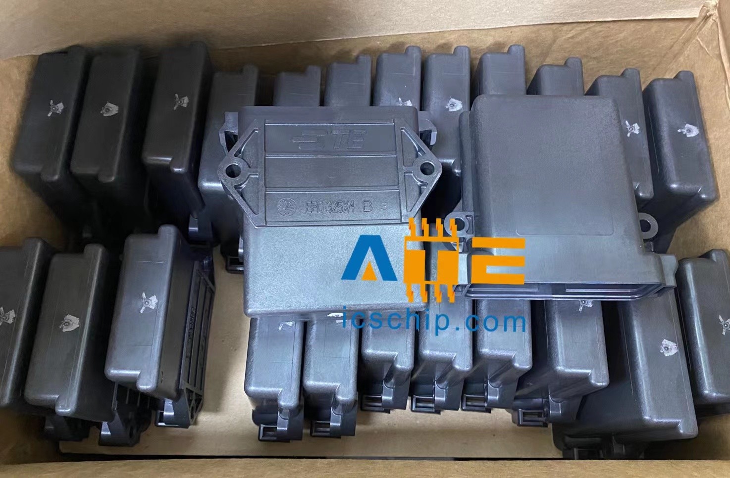 EEC-325X4B Connector Enclosure For DTM Series EEC-3 Match DTM13-12PA-R008
